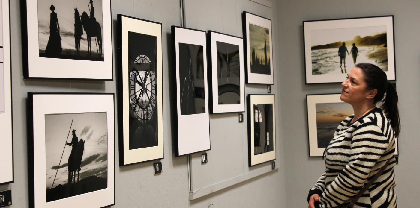 Abierta al público la exposición fotográfica ‘Contraluz, atardeceres ...